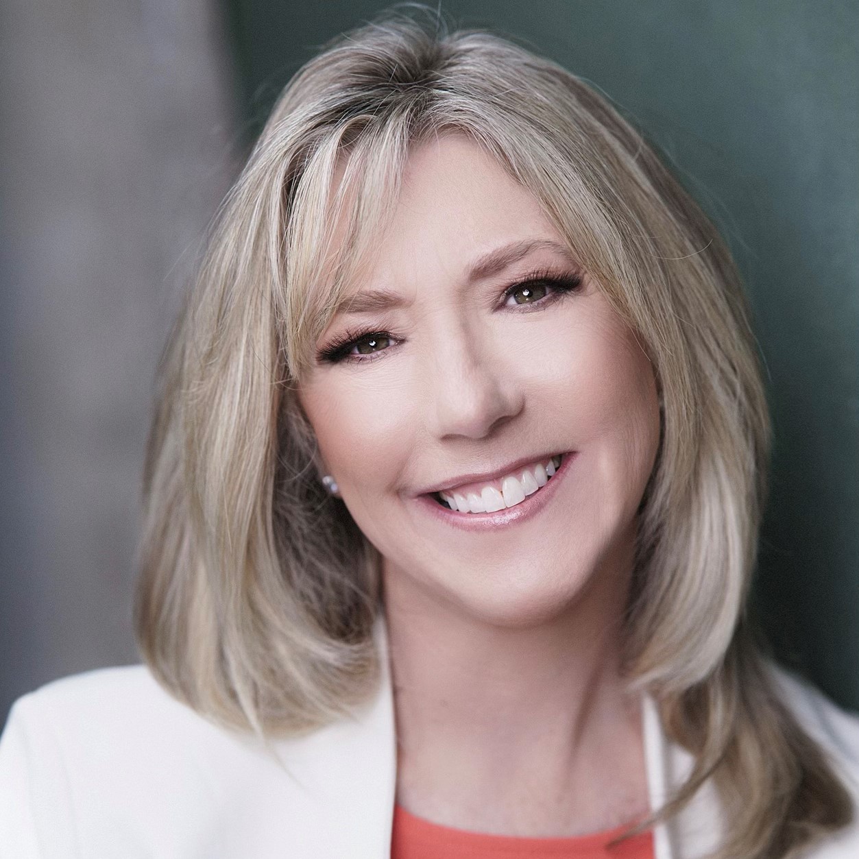 Top 3 Tips for Dating and Finding Love - VESTA